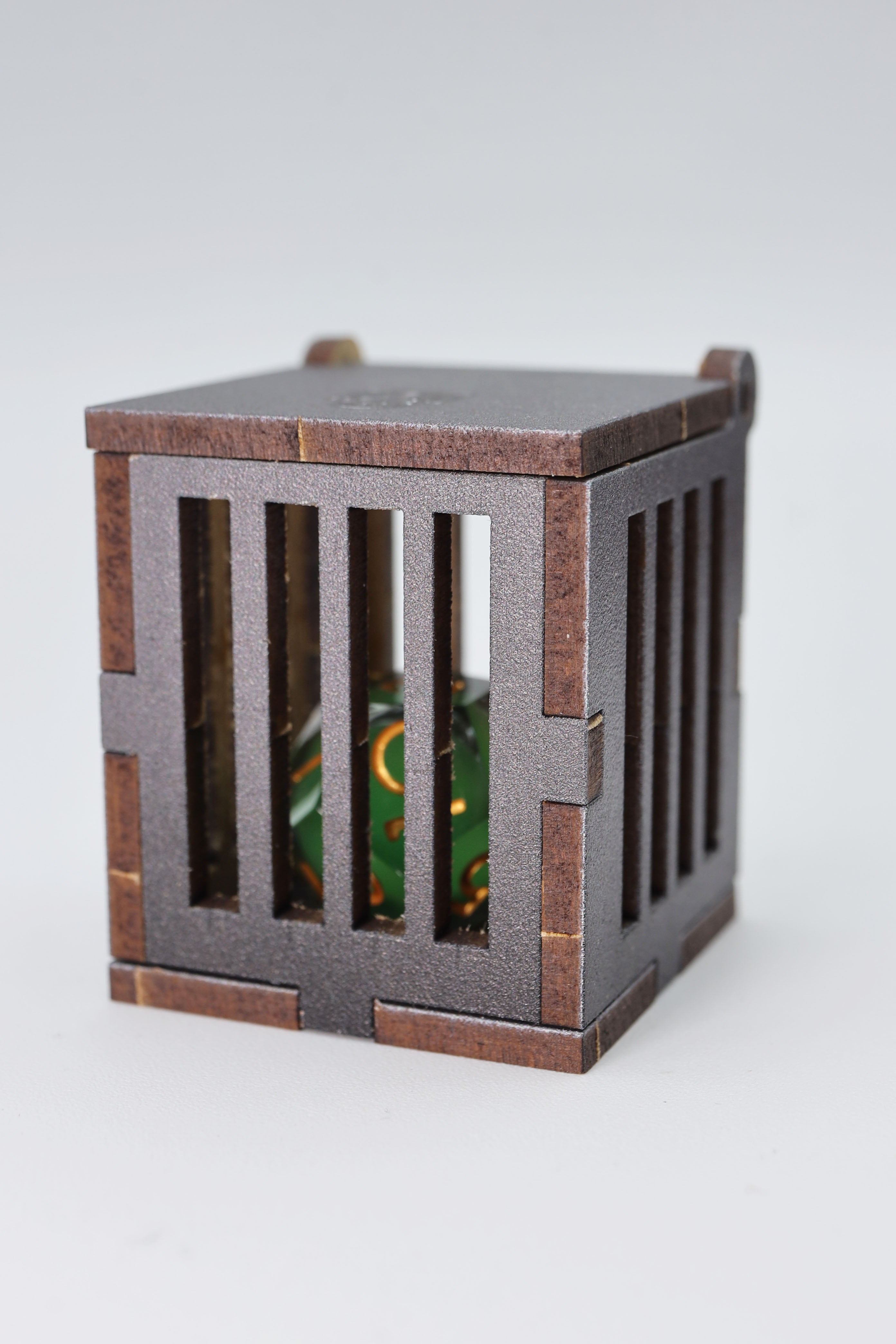 Flat Pack Toys: Dice Lockup